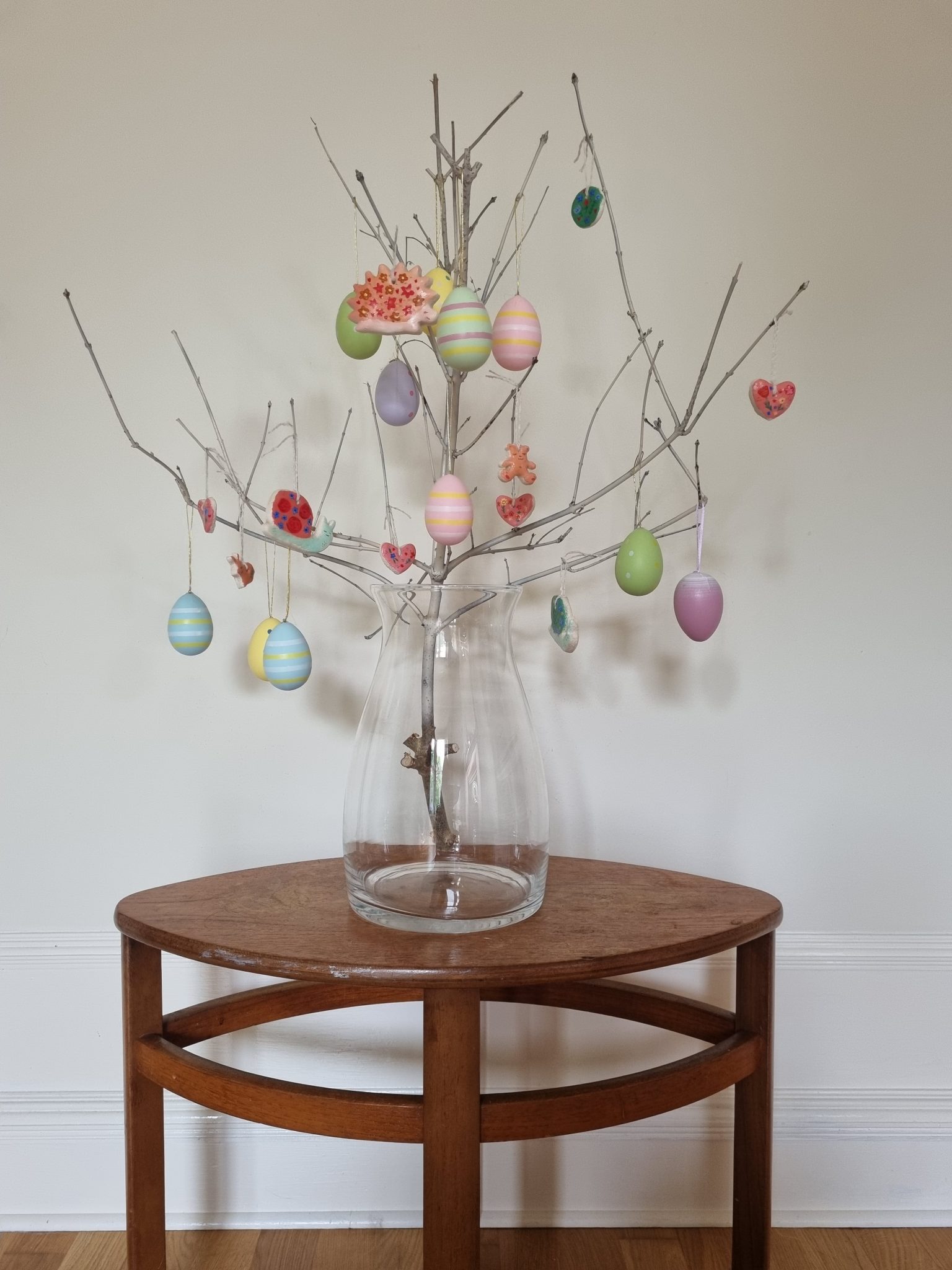 DIY Easter Tree Decorations – Nouveau Minimalist